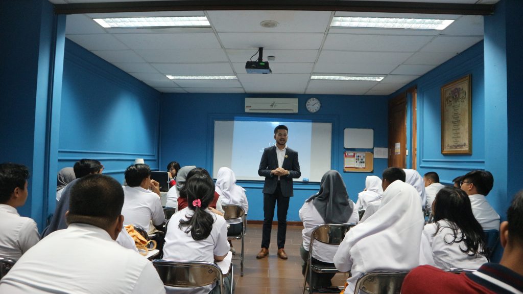 SMA Dwiwarna Bogor Campus Visit - LSPR Institute